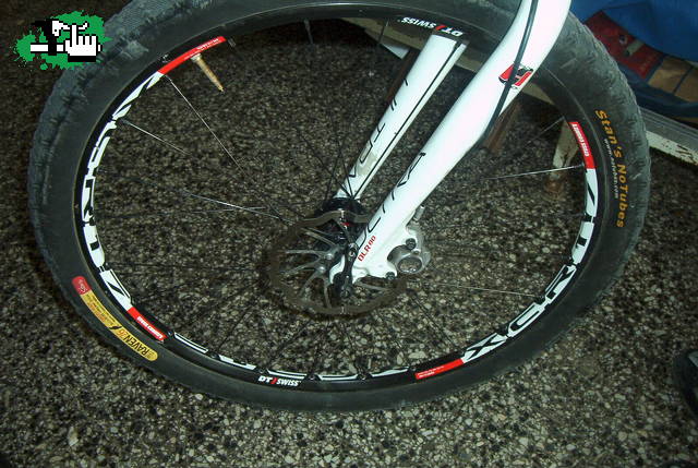 RUEDAS DT SWISS xcr 1.7 Tubeless 24 rayos + Cubiertas Stans Notubes ...
