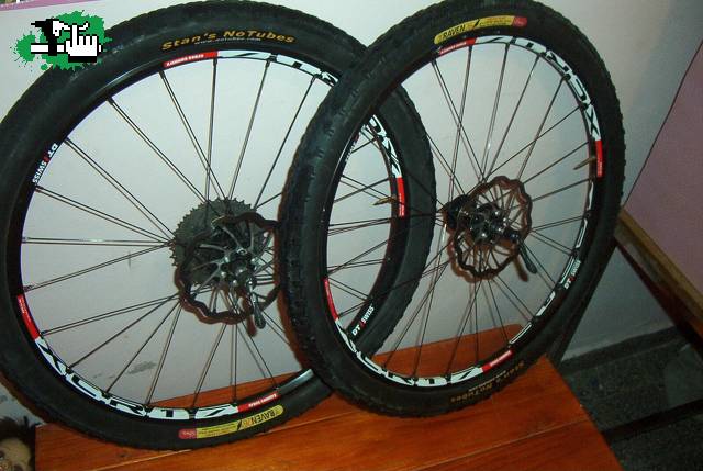 RUEDAS DT SWISS xcr 1.7 Tubeless 24 rayos usada en Venta - BTT