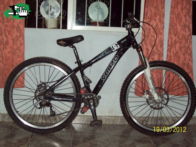 Bicicleta VENZO FX-2 CON RST LAUNCH 130MM usada