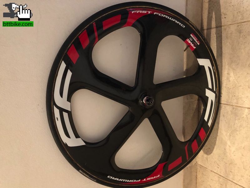 FAST FORWARD FIVE usada en Venta - BTT